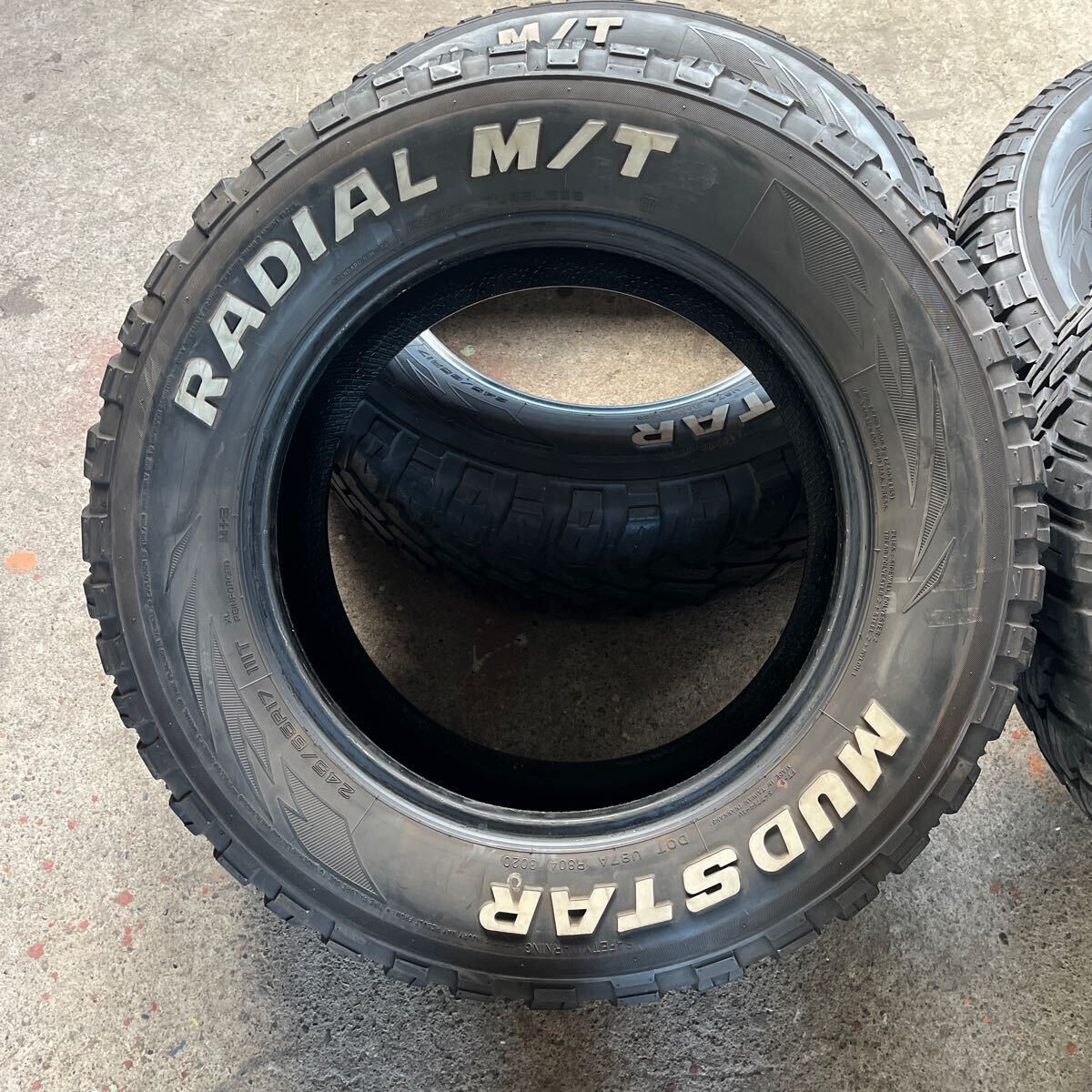 Yahoo!オークション - 245/65R17 マッドスター ラジアルM/T ホワイトレ...