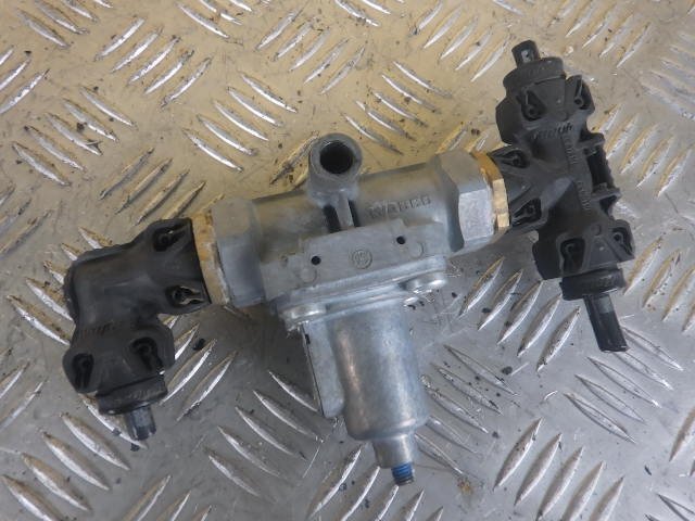 Yahoo!オークション - r616-14 日産 UD トラックス クオン バルブ リレ...