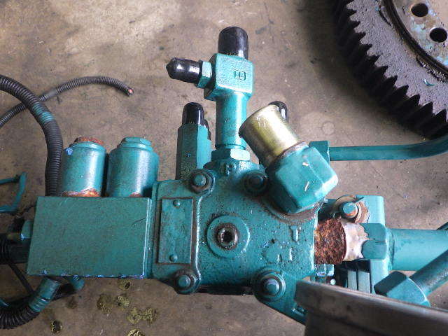 Yahoo!オークション - r3111-70 タダノ クレーン 油圧バルブ 操作レバ...