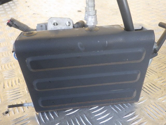 Yahoo!オークション - r696-177 日産 UD トラックス クオン キャブチル...