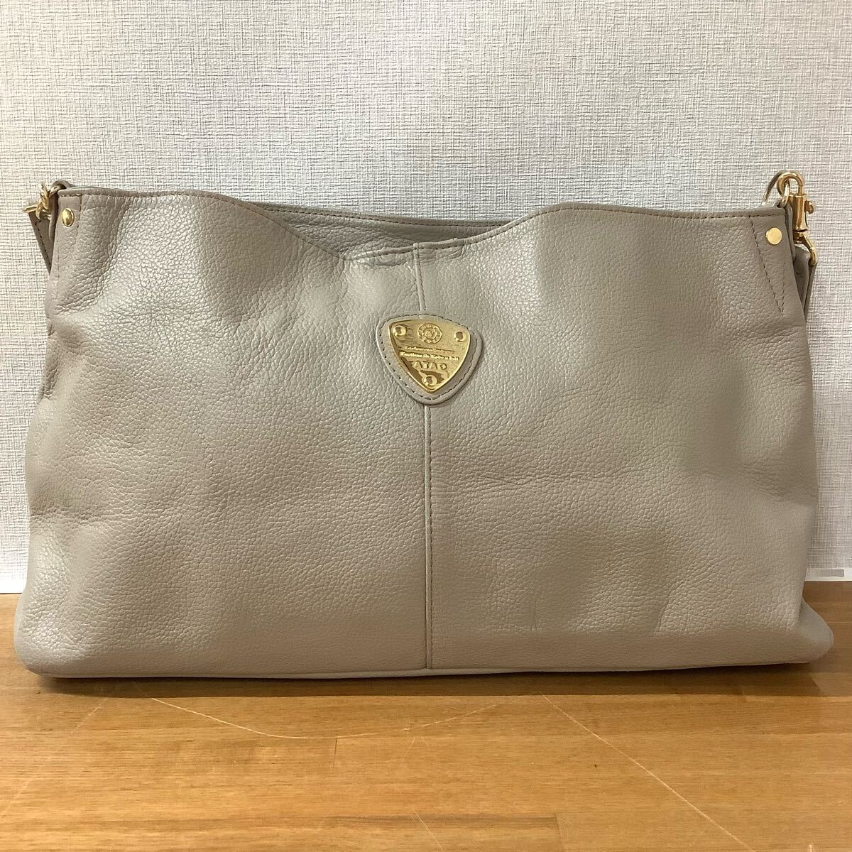 ATAO アタオ elvy エルヴィ 2WAY ショルダーハンドバッグ グレージュ レザー ゴールド金具 カジュアル フォーマル レディース 品(牛革)｜売買されたオークション情報、yahoo ...