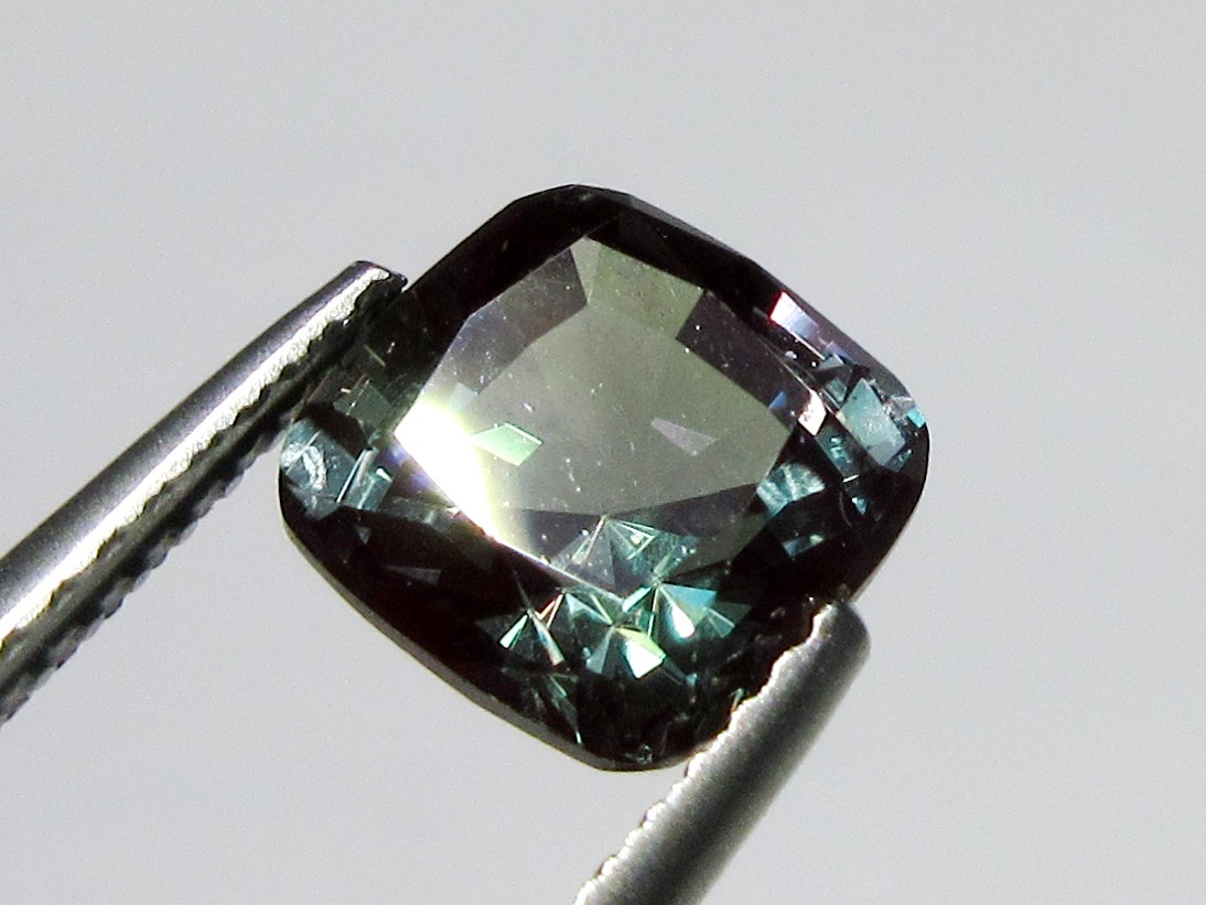 Yahoo!オークション - ルース アレキサンドライト 合成1.91ct 6.9 6.9 ...