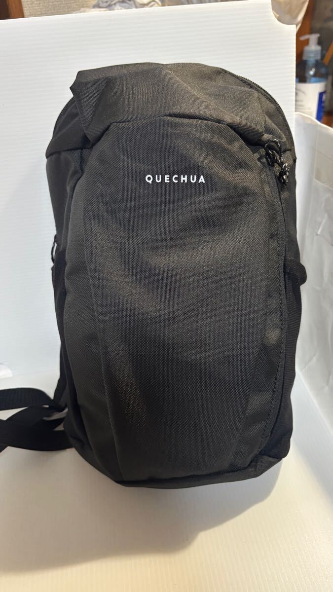 Yahoo!オークション - 新品未使用 QUECHUA (ケシュア) 軽量 リュックサ...