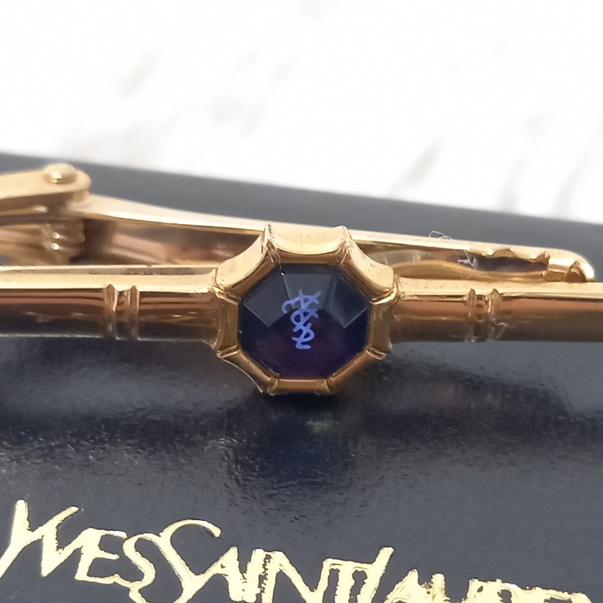 美品】 YVES SAINT LAURENT イヴサンローラン ネクタイピン 美品】 YVES SAINT LAURENT イヴサンローラン ネクタイピン