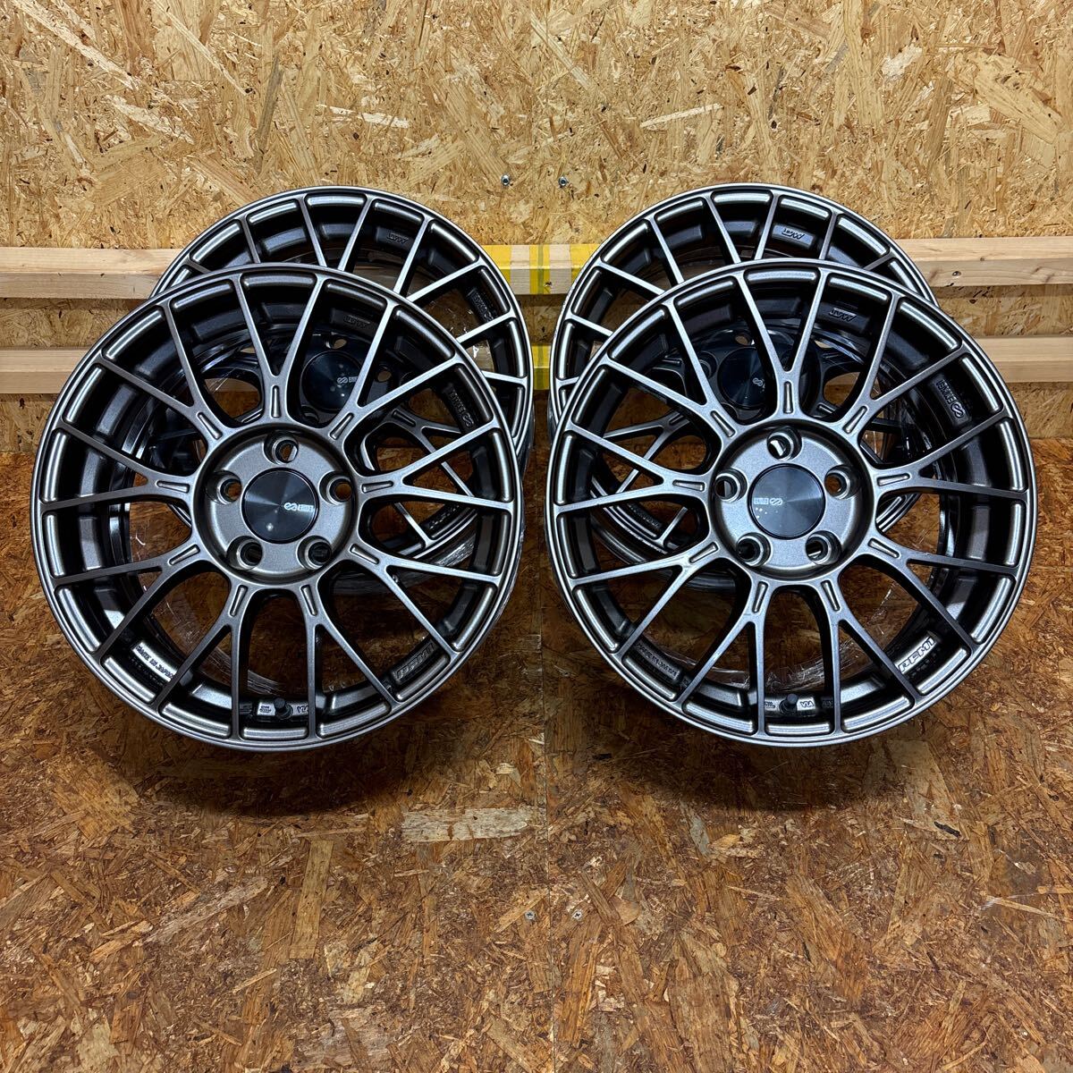 Yahoo!オークション - 希少サイズ ENKEI PFM1 軽量 15×6J+38 100/5穴 ...