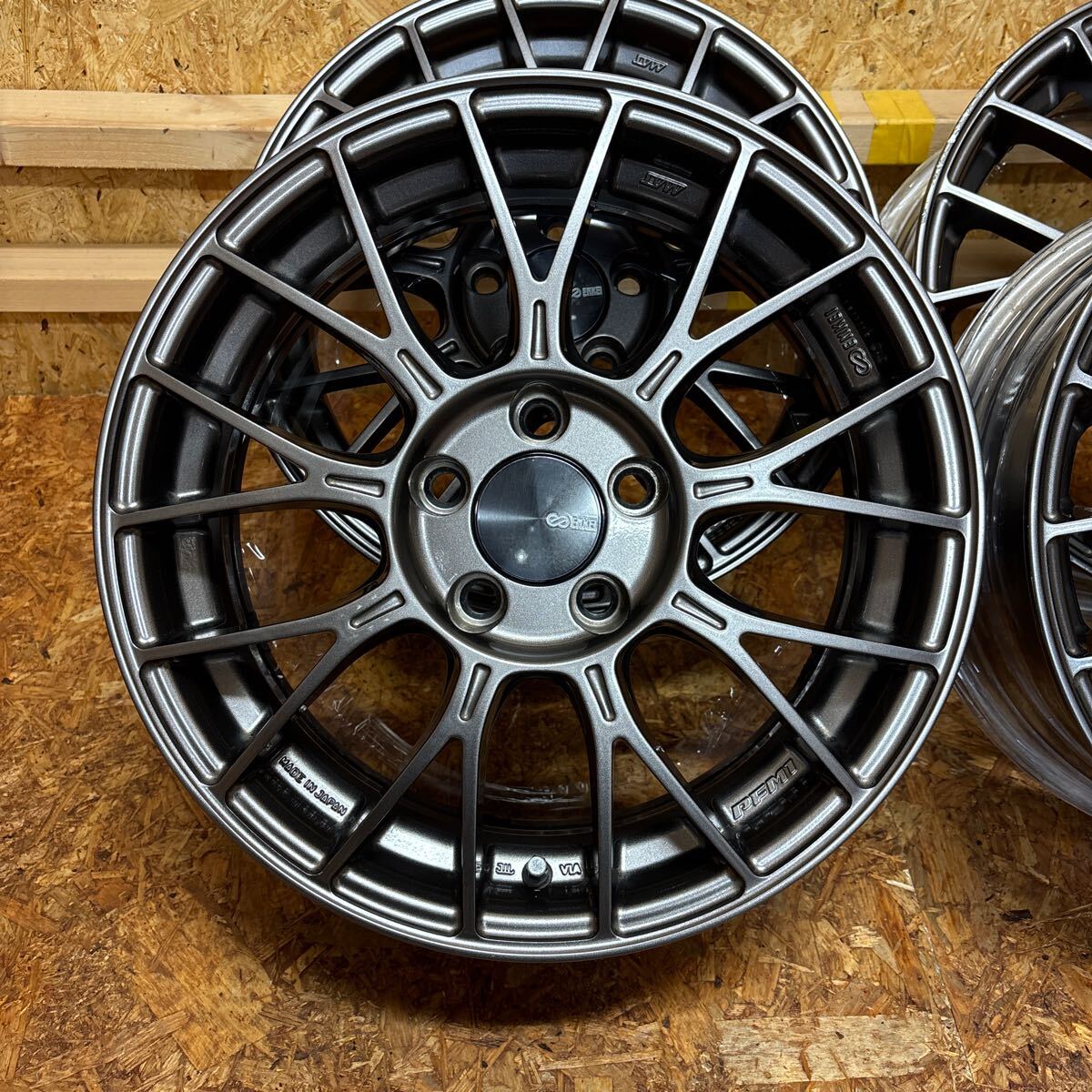 Yahoo!オークション - 希少サイズ ENKEI PFM1 軽量 15×6J+38 100/5穴 ...