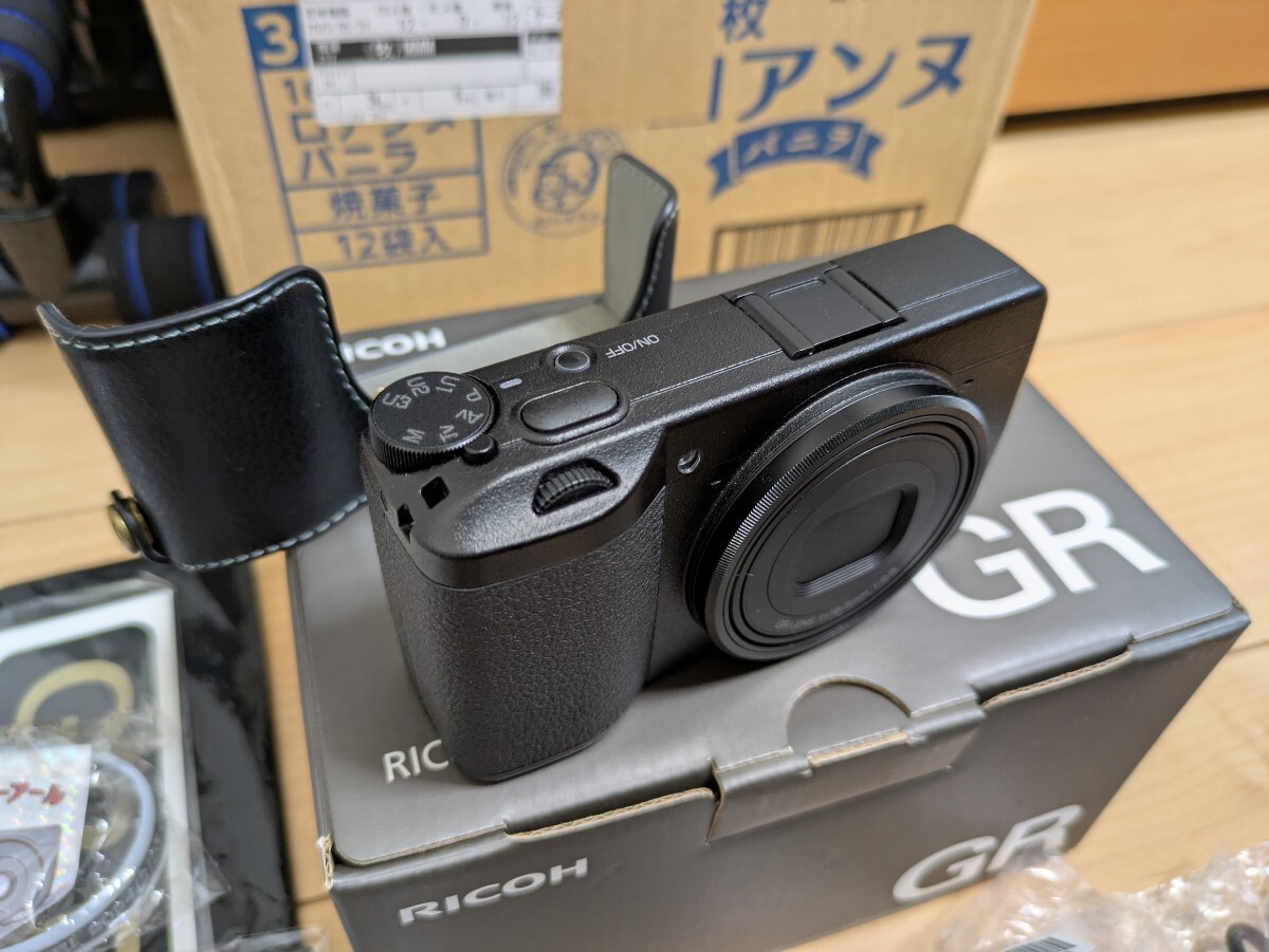 RICOH GR3 ストラップ カバー イベントグッズ付き ショット数33 RICOH GR3 ストラップ カバー イベントグッズ付き ショット数33