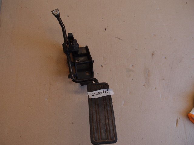 Yahoo!オークション - 日産 セドリック Y30 昭和58年 レア アクセル ペ...