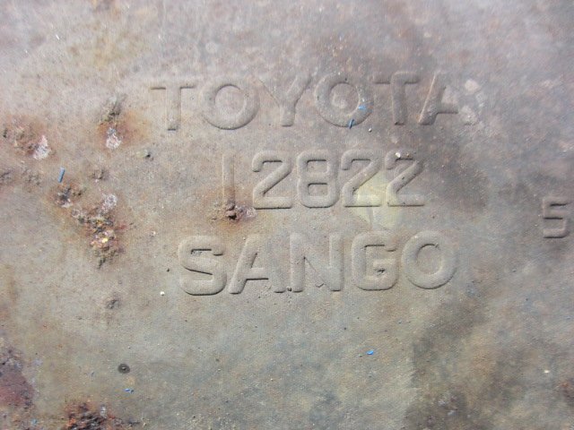 Yahoo!オークション - トヨタ VOXY ヴォクシー DBA-AZR65G 4WD車 H17...