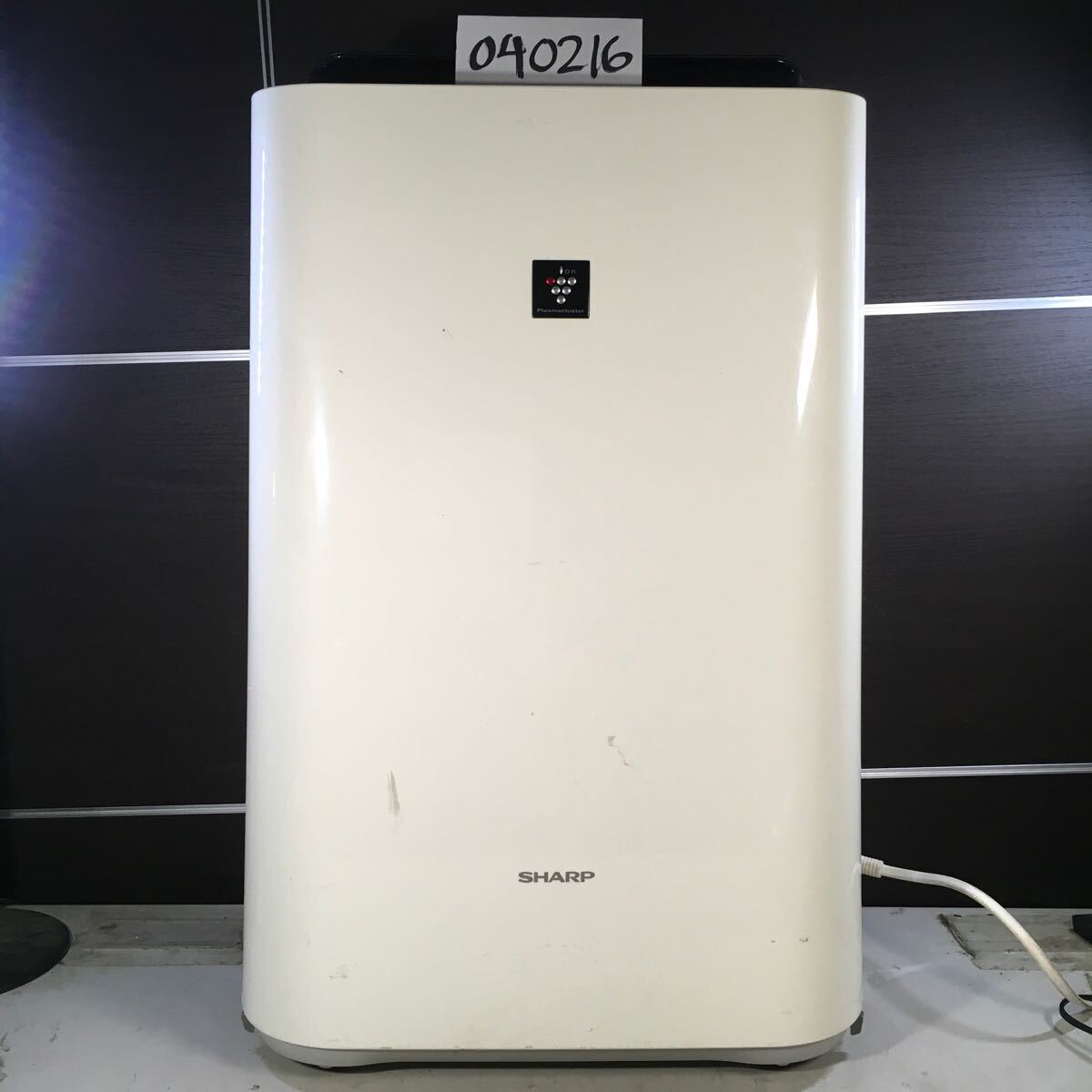 Yahoo!オークション - (040216J) 2013年製 SHARP KC-D50-W 加湿空気清...