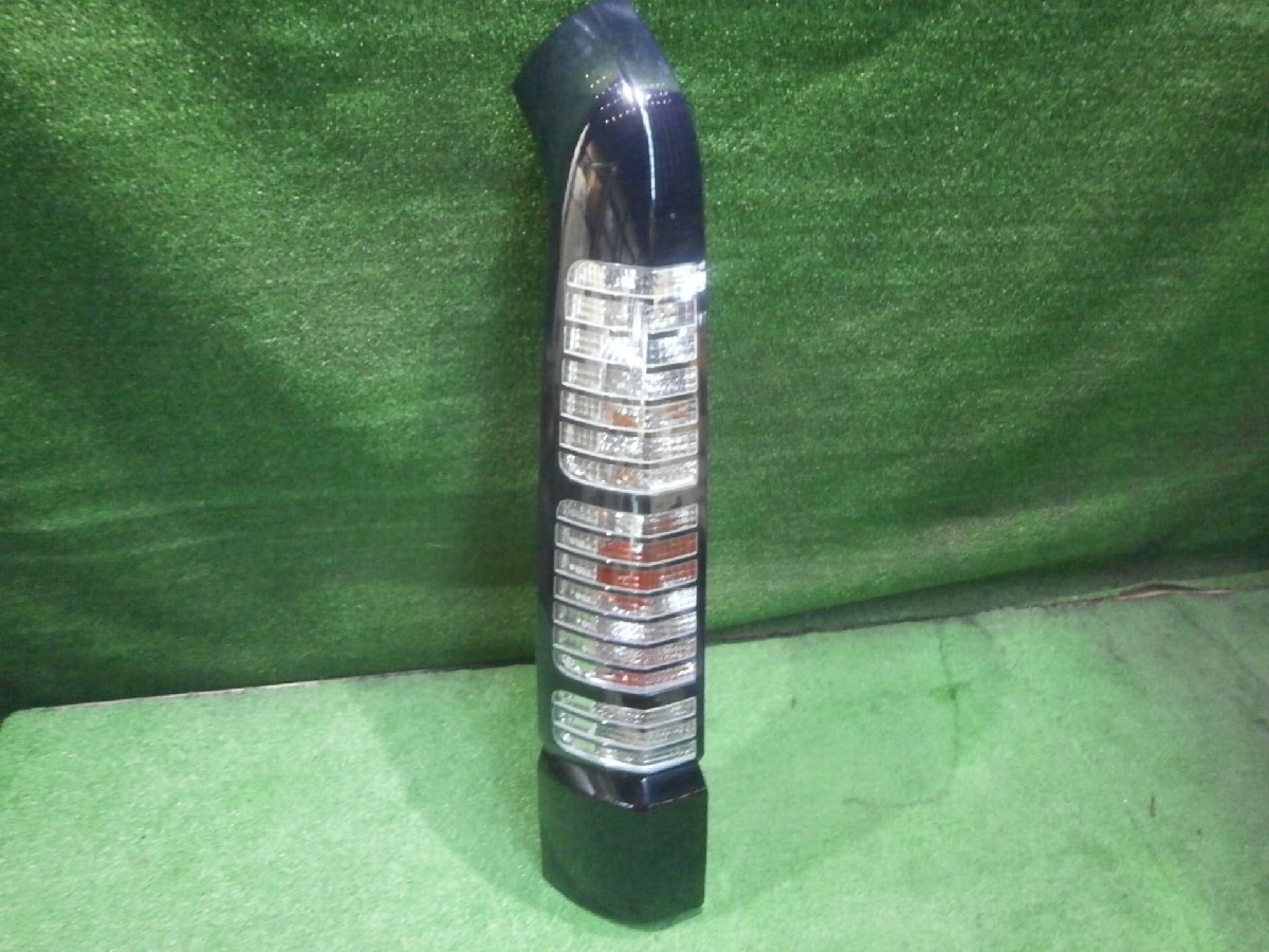 Yahoo!オークション - ホンダ RF8 ステップワゴンスパーダ 左テールラ...