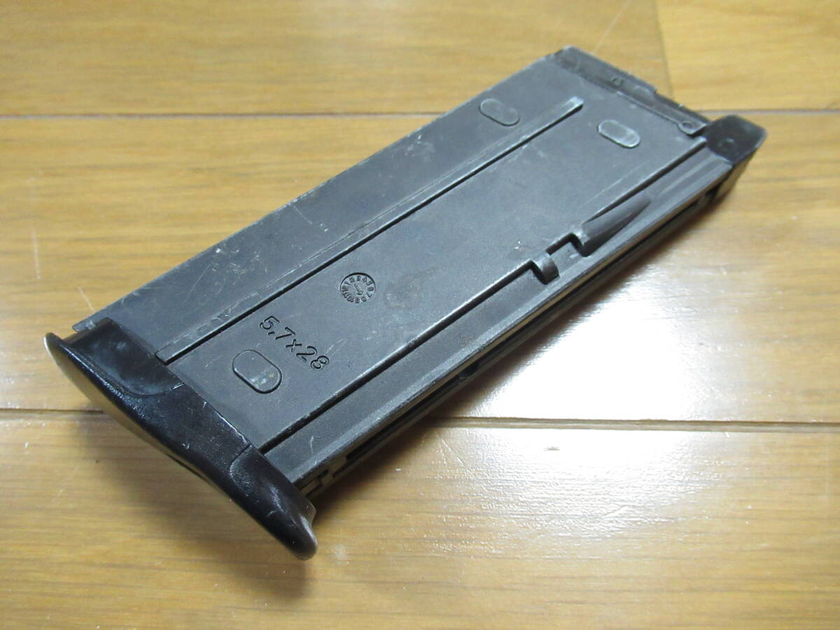 Yahoo!オークション - 東京マルイ ガスブローバックハンドガン FN5-7 ...