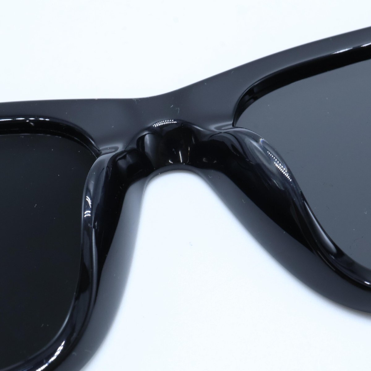 Yahoo!オークション - 美品 PRADA プラダ SPR10Z-F 1AB-5S0 トライアン...