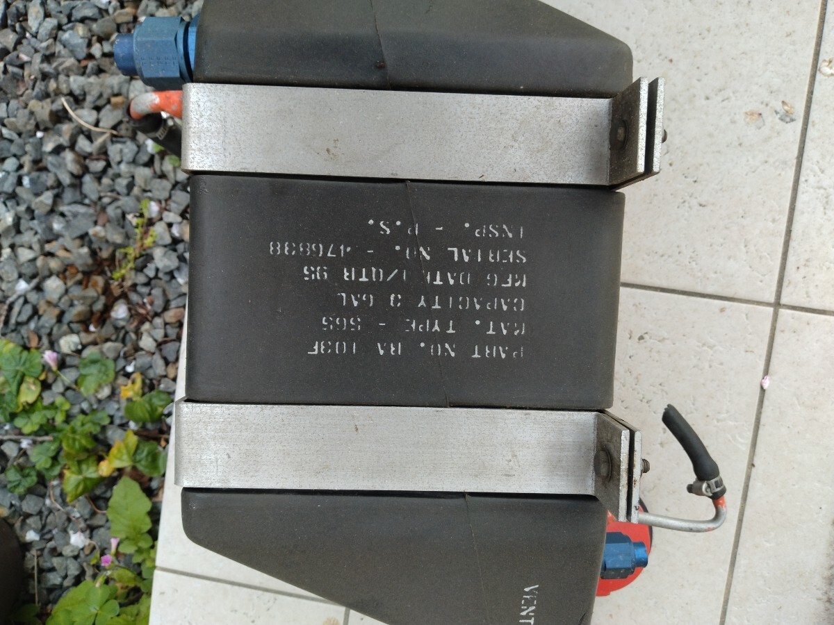 Yahoo!オークション - ATL 燃料タンク 安全タンク 約11L 競技用