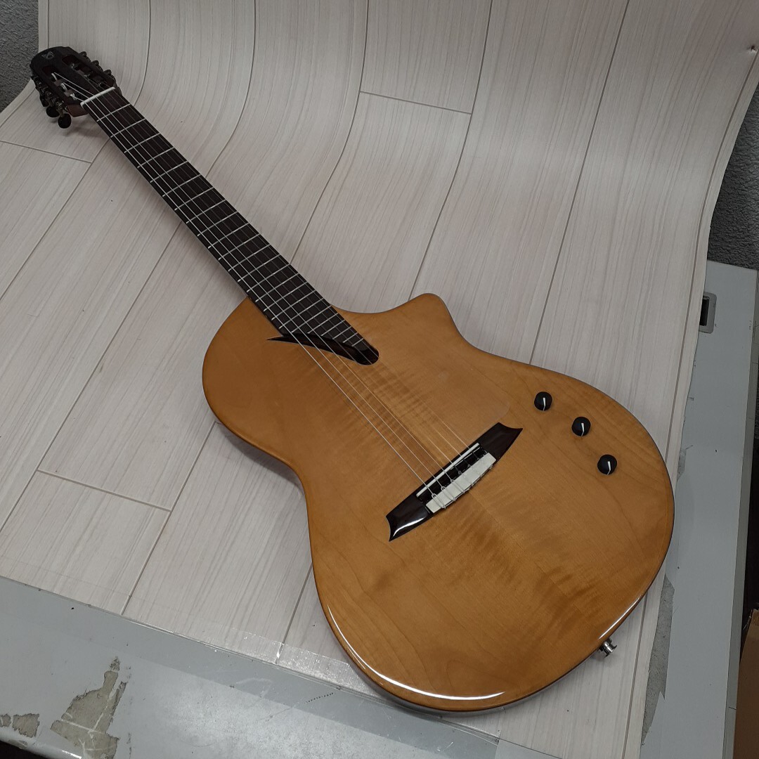 FN-250404-8-J Martinez Hispania Natural Since 1978 serial M202300949 クロスオーバーギター セミハードケース付き(その他 ...