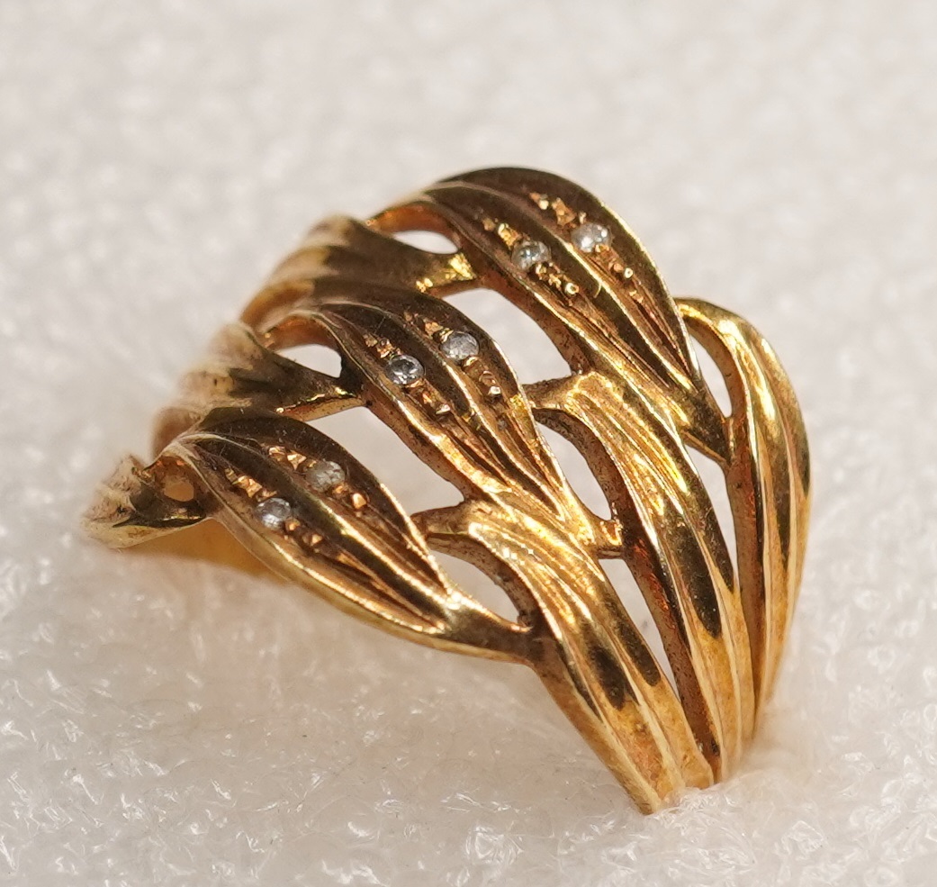 ダイヤ 0.03ct 12号 K18 大網てんとう虫 F22-153-8(イエローゴールド台)｜売買されたオークション情報、yahooの商品情報をアーカイブ公開 - オークファン（aucfan ...