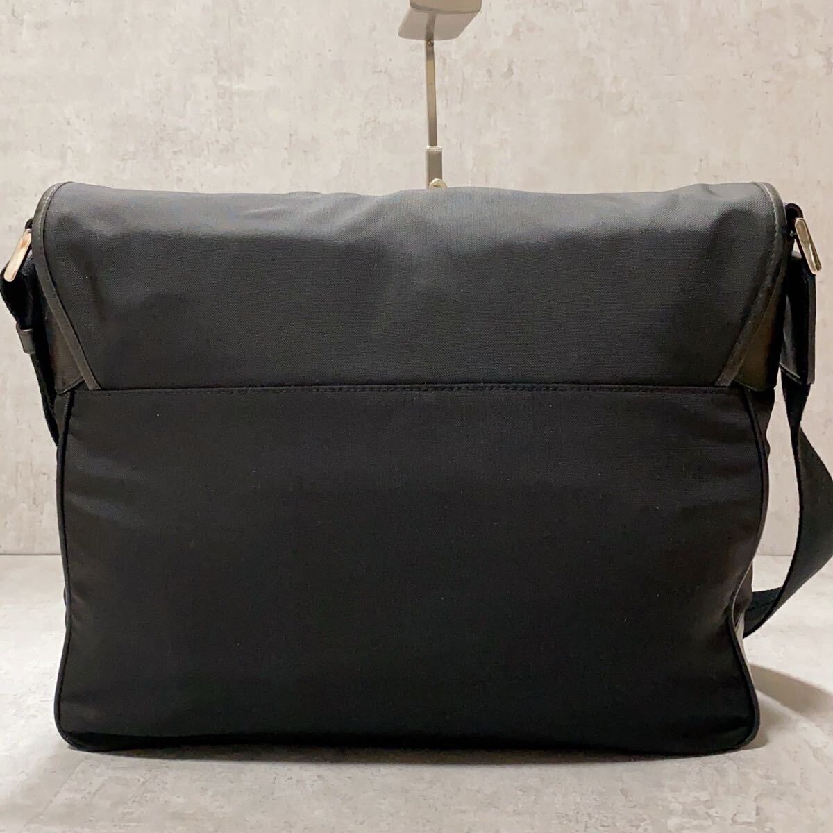 Yahoo!オークション - 未使用級 A4収納 BALLY バリー ショルダーバッグ...