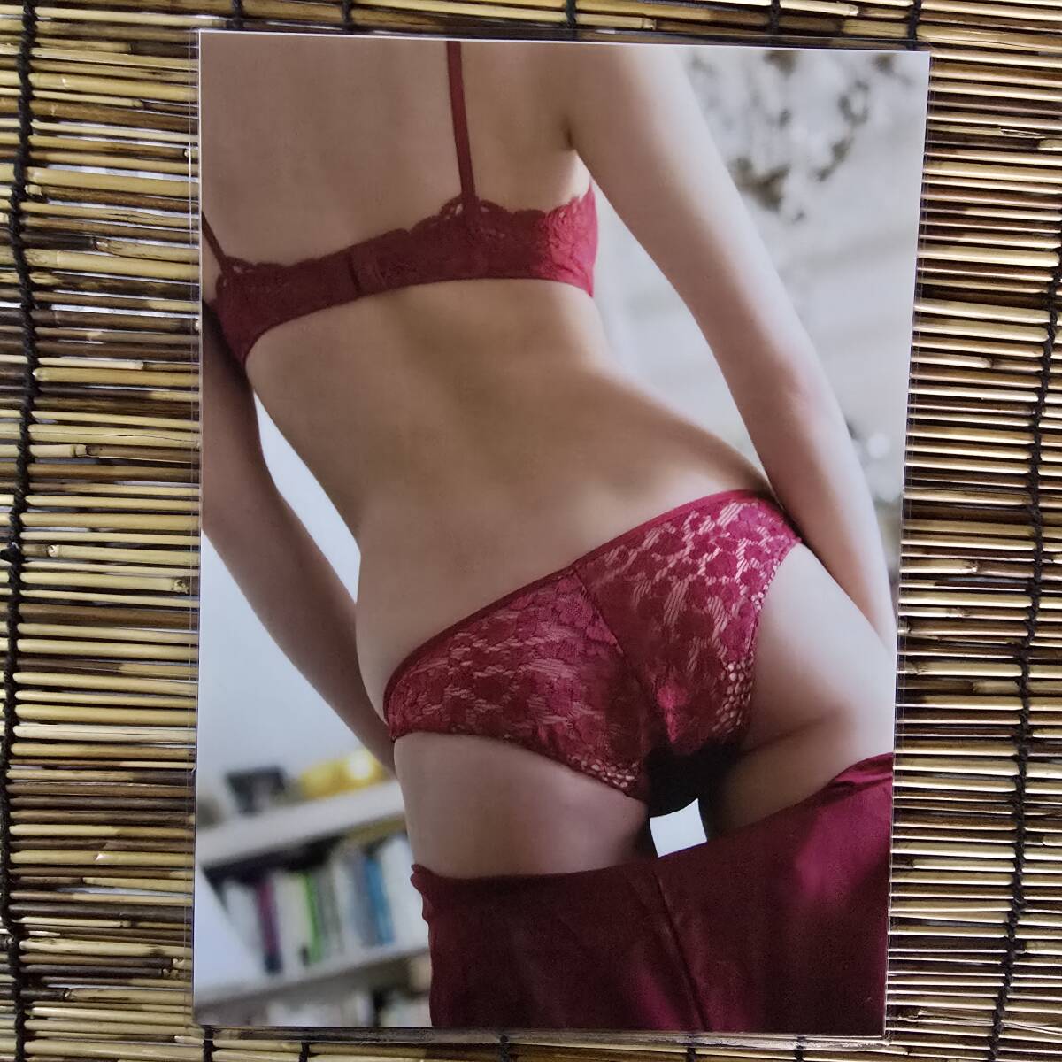 Yahoo!オークション - 【高品質厚手150μラミネート加工】岡田紗佳 ...