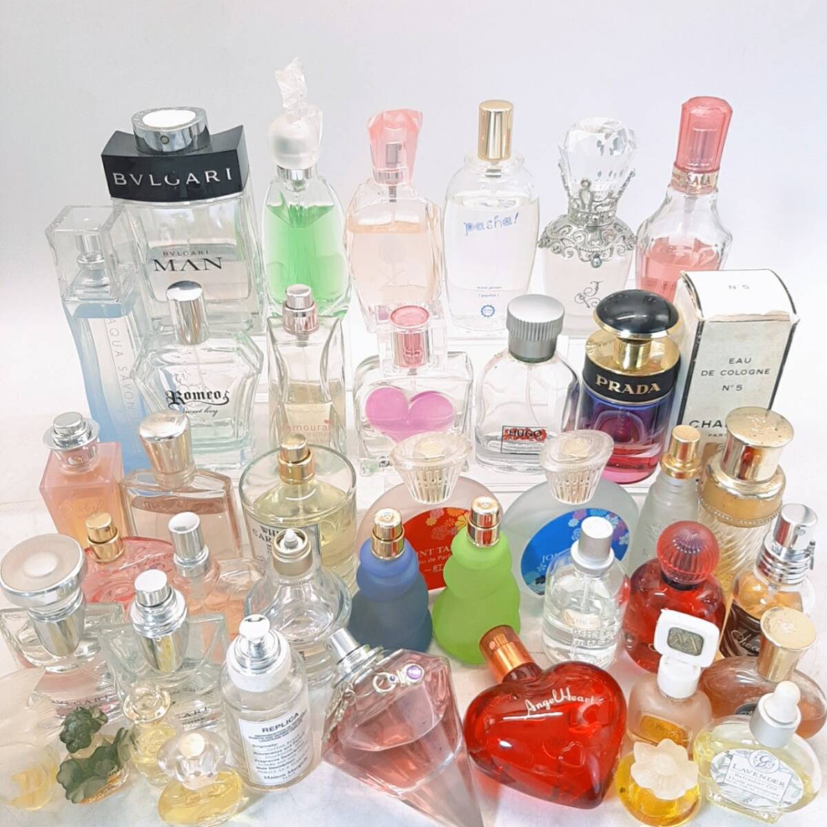 Yahoo!オークション - s201 香水 まとめ 大量 ブルガリCHANEL PRADA 他...