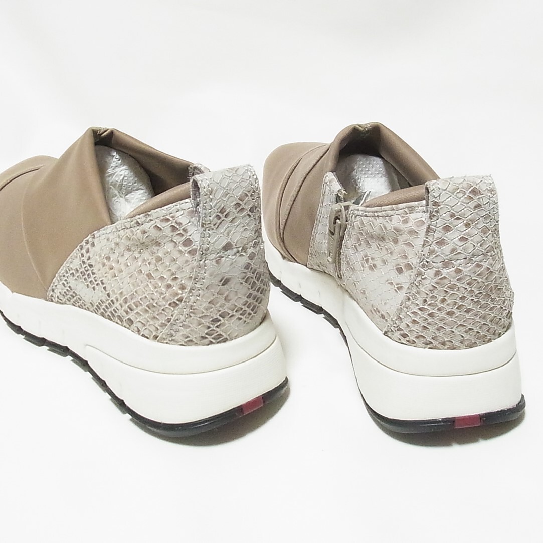 Yahoo!オークション - fitfit 未使用 クロスインステップスニーカー 23...