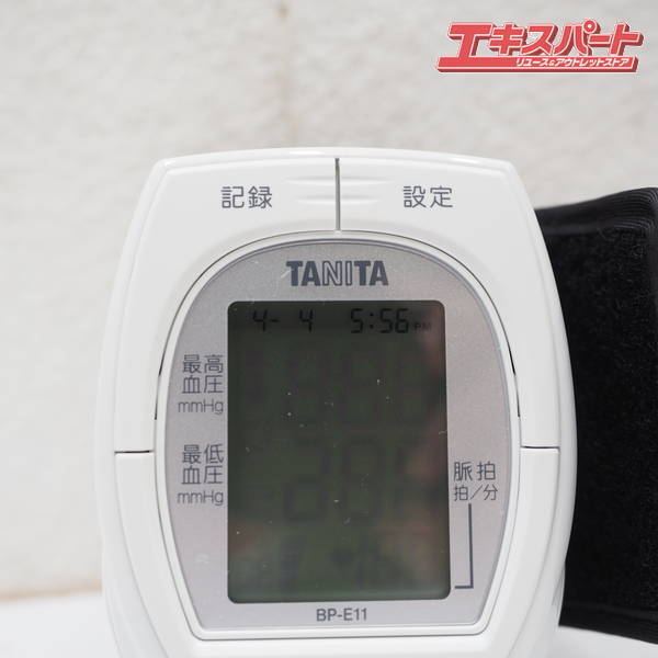Yahoo!オークション - TANITA/タニタ 手首血圧計 BP-E11-WH ホワイト ...