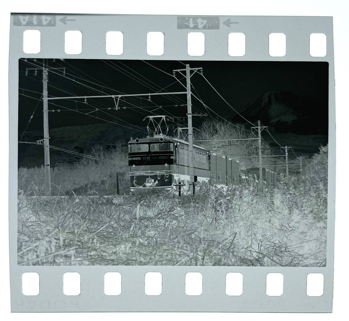 Yahoo!オークション - 35ミ白黒ネガ10枚 EF65P型・PF型