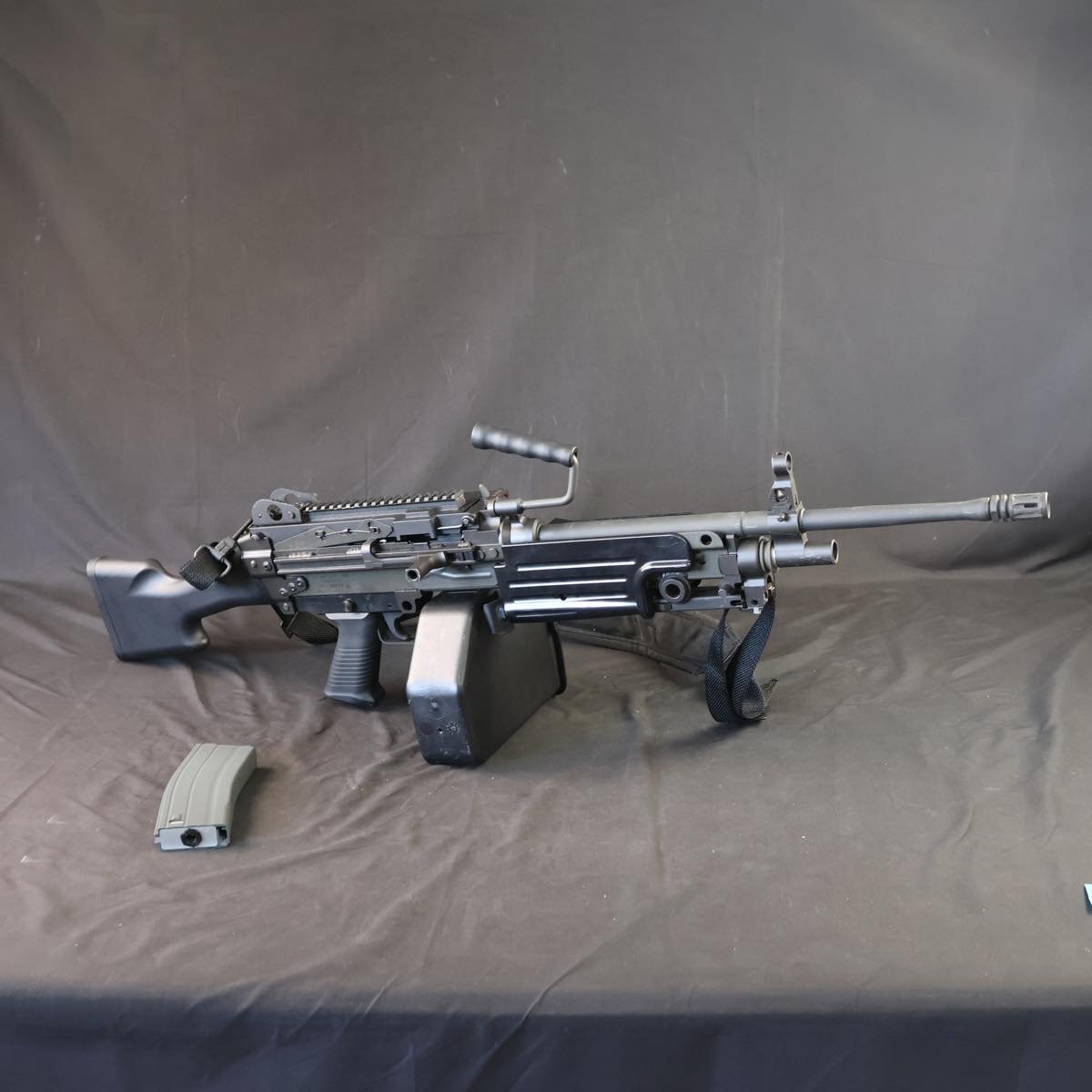 Yahoo!オークション - VFC M249 ミニミ MINIMI ガスガン ガスブローバ...
