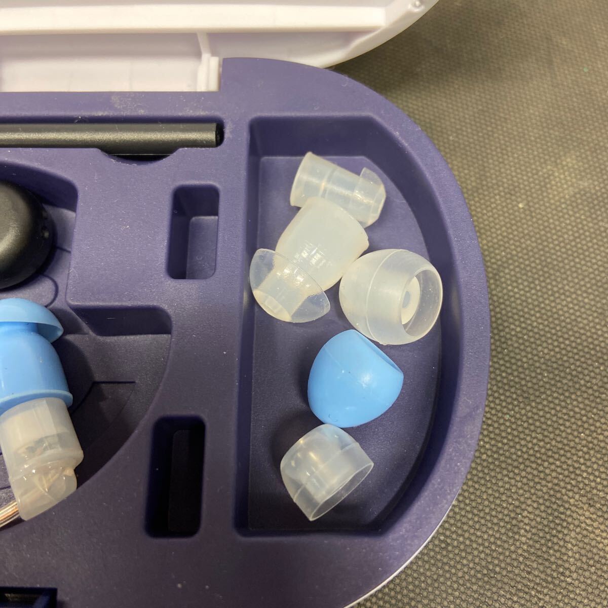 Yahoo!オークション - G2341 【美品 集音器/補聴器】 USB充電 両耳対応...