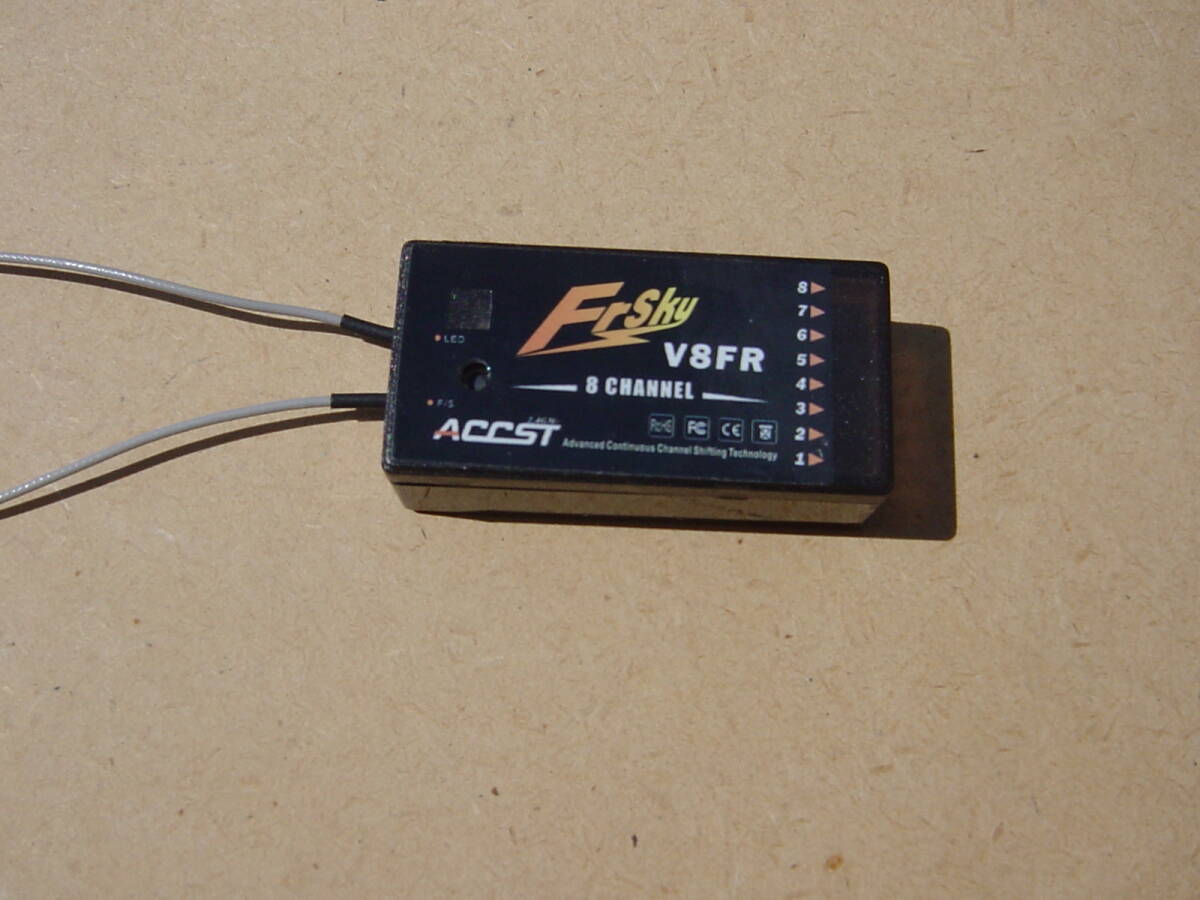 Yahoo!オークション - 中古 Frsky 2.4G受信機 8チャンネル V8FR 送料...
