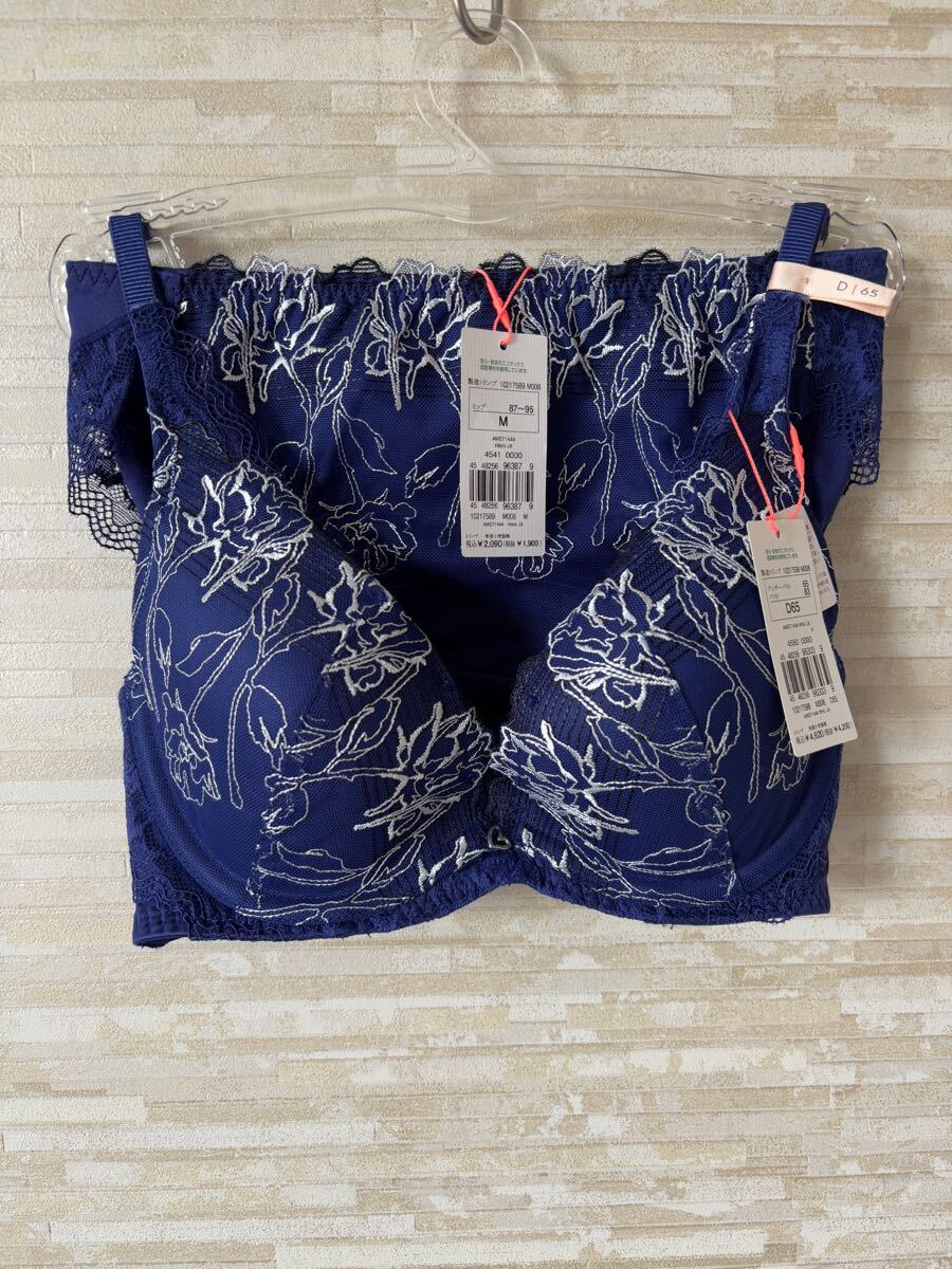 Yahoo!オークション - D65&M」トリンプ 夢みるブラ DeepV 全面花柄 ブ...