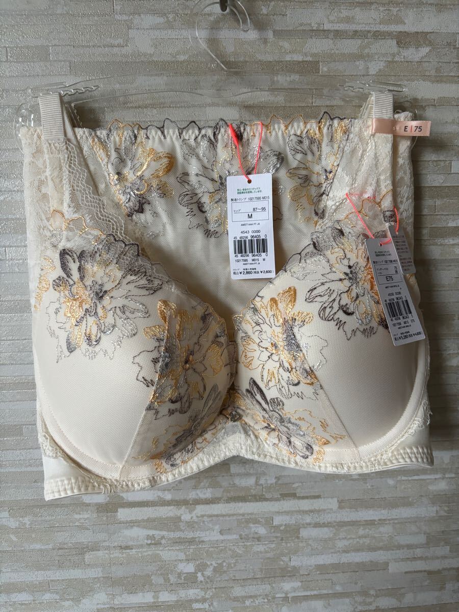 Yahoo!オークション - E75&L」トリンプ 夢みるブラ DeepV 全面花柄 ブ...