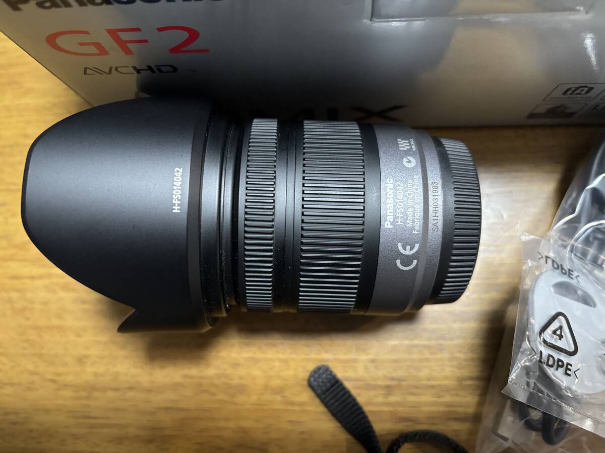 Yahoo!オークション - パナソニック デジタル一眼カメラ GF2 ダブルレ...