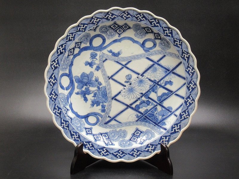 Yahoo!オークション - D1028 伊万里 染付 線描き 菊牡丹絵 大皿 径39cm...