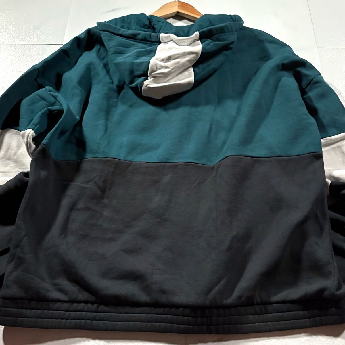 美品/XXLサイズ○エンポリオ アルマーニ ジップ パーカー フード 美品/XXLサイズ○エンポリオ アルマーニ ジップ パーカー フード
