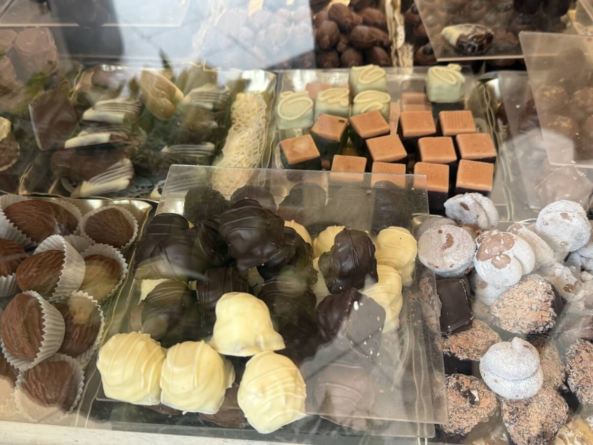 Yahoo!オークション - イースター限定 ベルギー購入 アントワープ Elis...