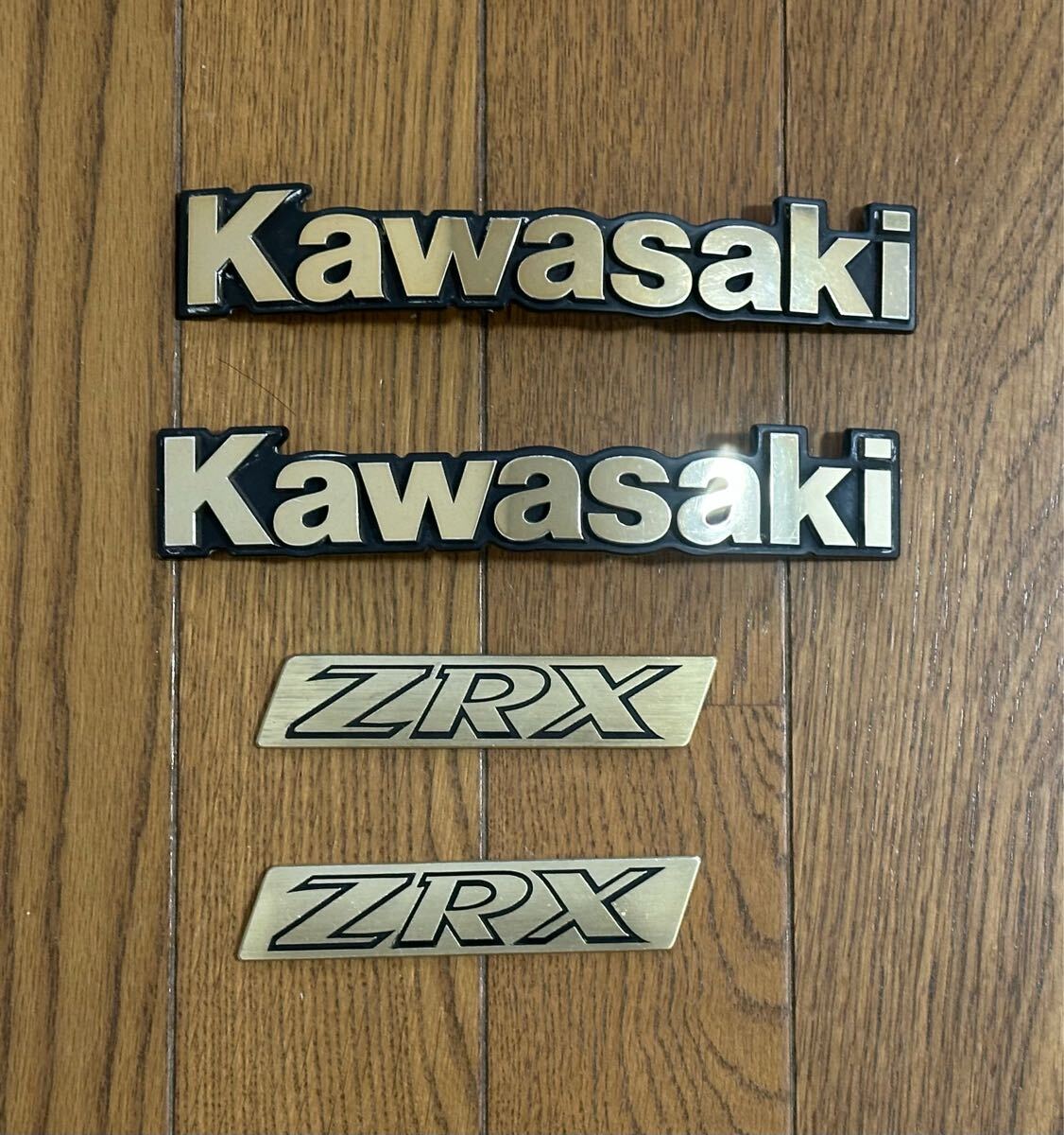 Yahoo!オークション - カワサキ ZRX エンブレム KAWASAKI