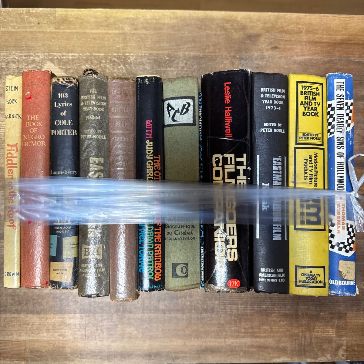 Yahoo!オークション - a0429-27.洋書 british film and tv year book ...