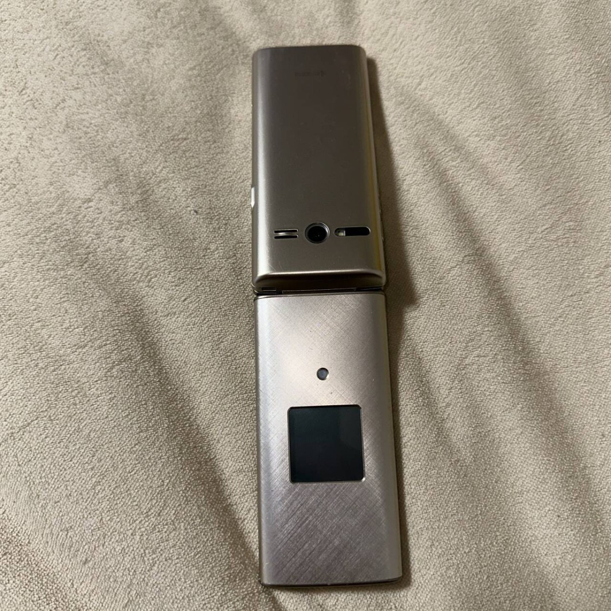 Yahoo!オークション - au KYF36 ゴールド 携帯電話 ガラホ かんたんケ...