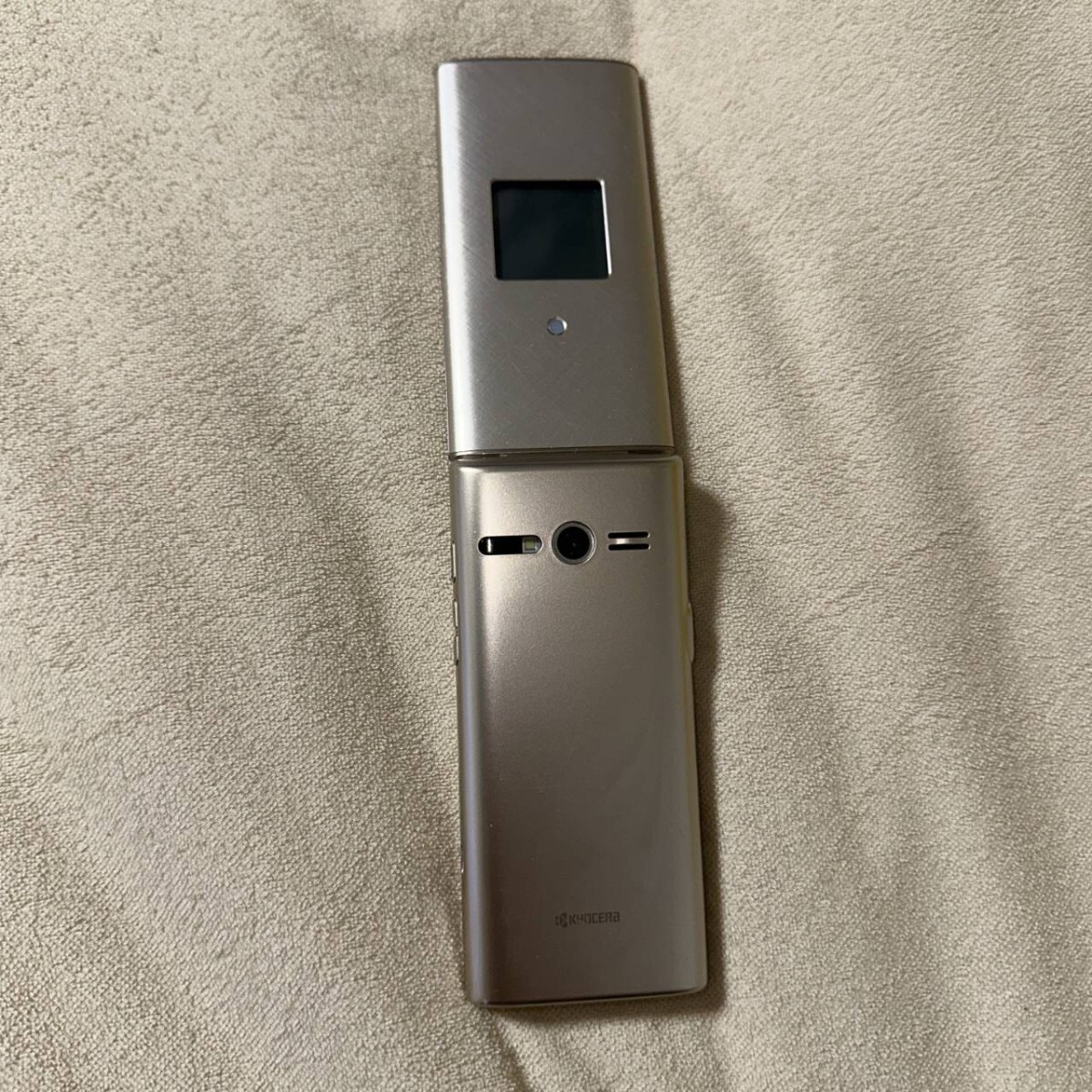 Yahoo!オークション - au KYF36 ゴールド 携帯電話 ガラホ かんたんケ...