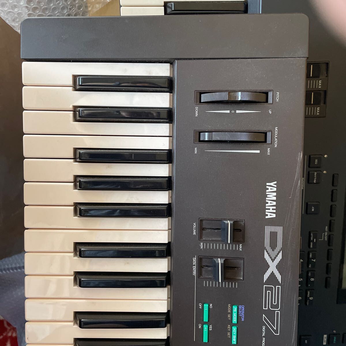 Yahoo!オークション - ヤマハシンセサイザーDX27・アダプター・ボリュ...