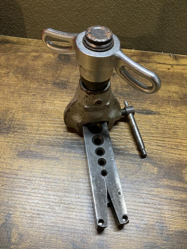 Yahoo!オークション - 025 おすすめ商品 エスコ ESCO フレアツール EA2...