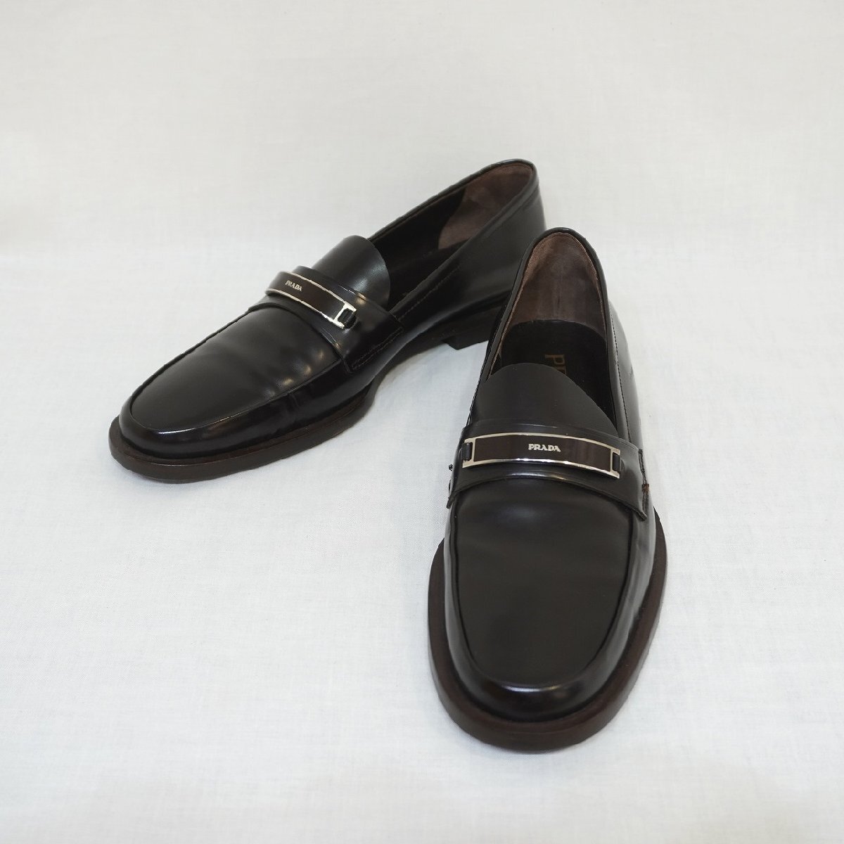 Yahoo!オークション - PRADA 38.5 ロゴプレートローファー プラダ イタ...