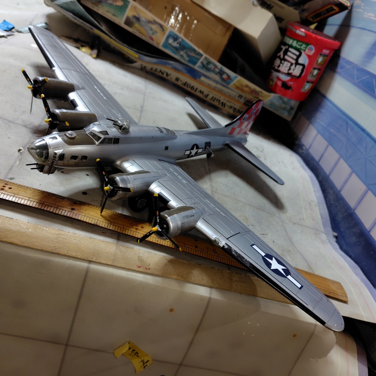 Yahoo!オークション - 1/72 アメリカ陸軍 B17完成品