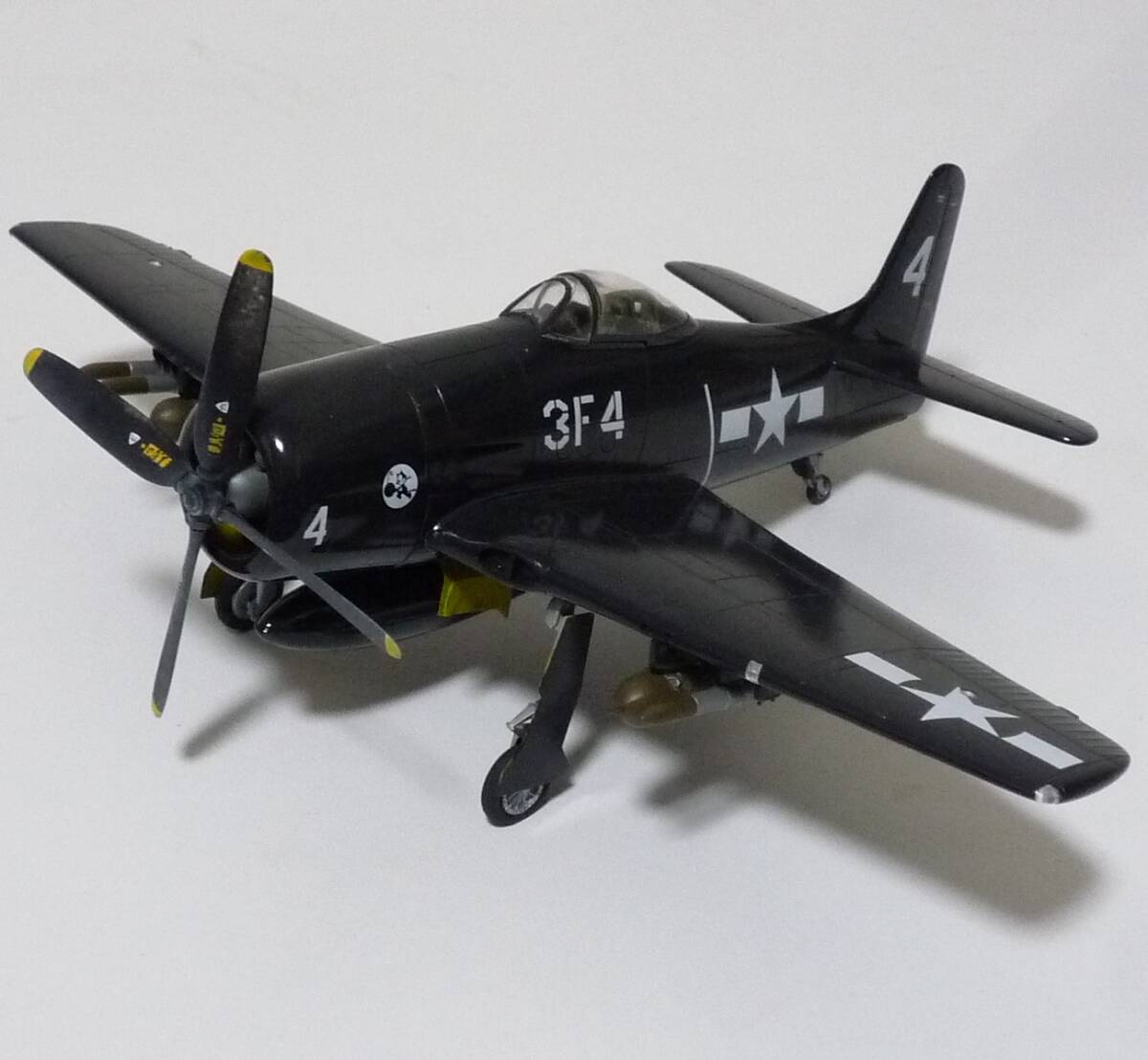 Yahoo!オークション - 1/48 アカデミー F8F-1 BEARCAT 塗装完成品