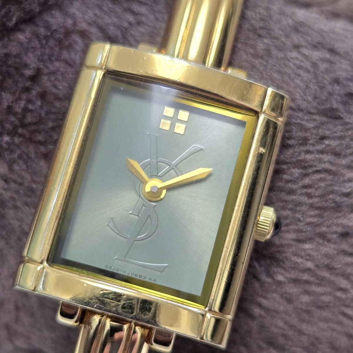 YVES SAINT LAURET イヴサンローラン バングルウォッチ クォーツ YVES SAINT LAURET イヴサンローラン バングルウォッチ クォーツ