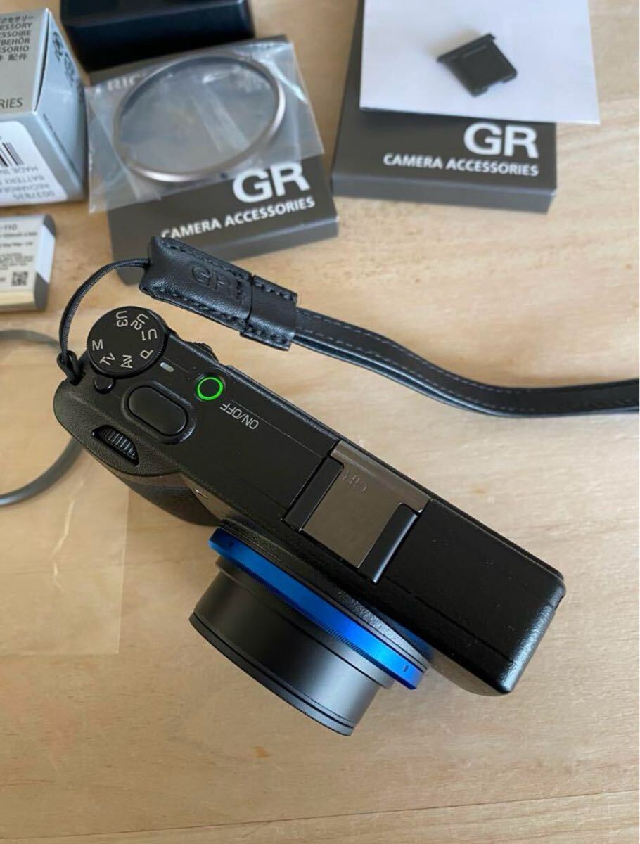 Yahoo!オークション - 中古美品 RICOH GR3