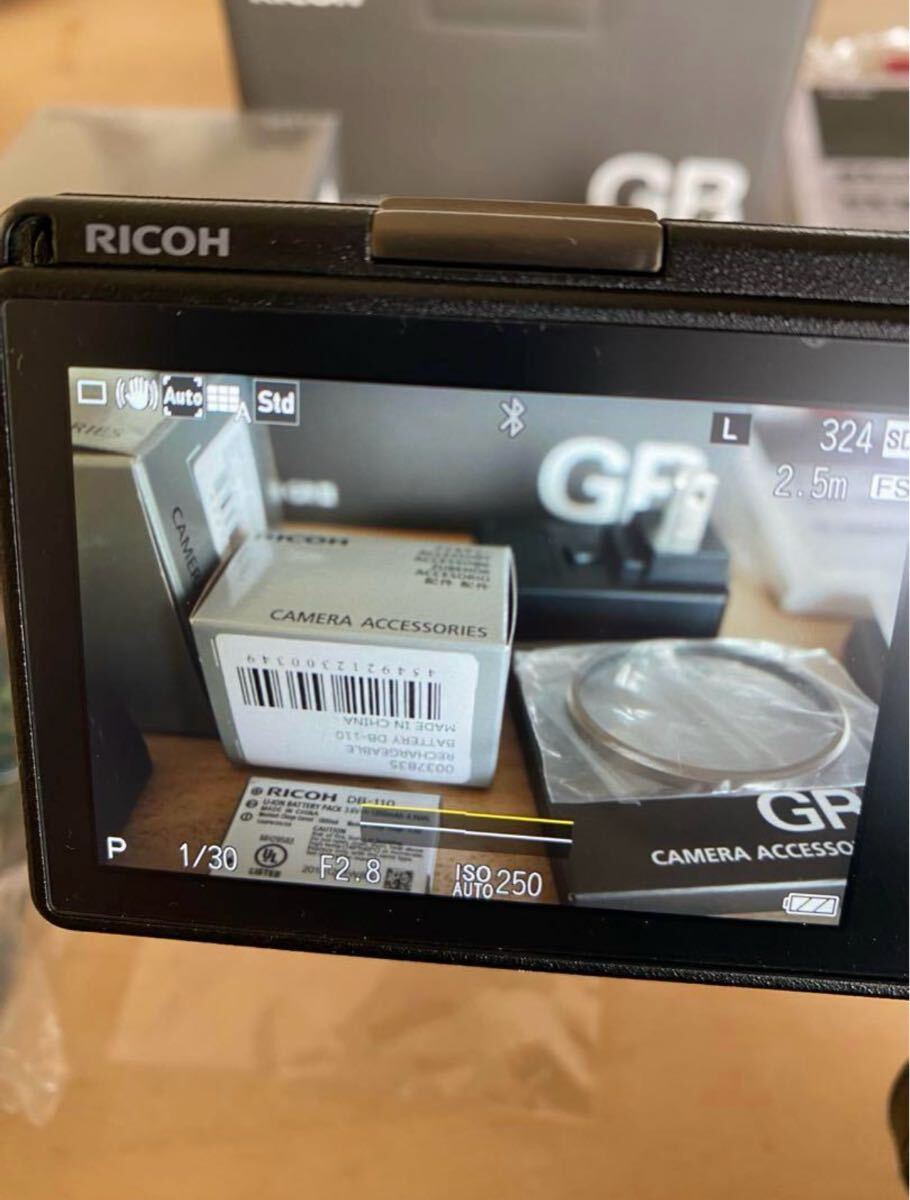 Yahoo!オークション - 中古美品 RICOH GR3