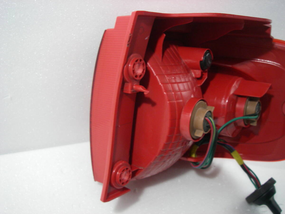 Yahoo!オークション - (80-A2) タント L350S 中古 純正左テールライト ...