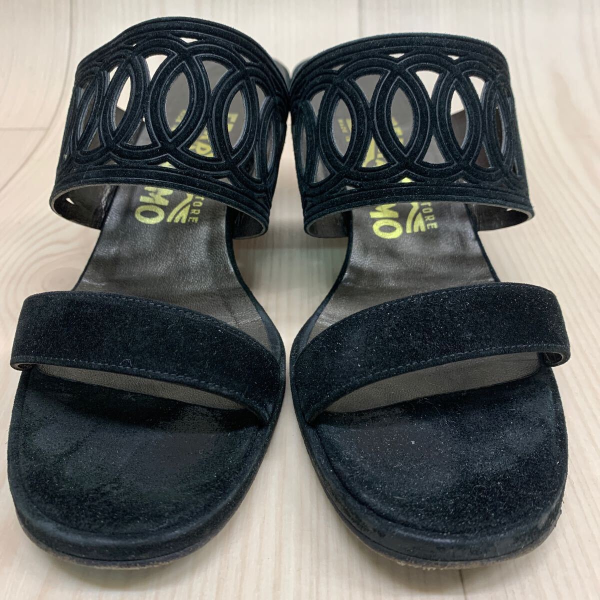 Yahoo!オークション - K99 FN-250314-22 Salvatore Ferragamo サルヴァ...