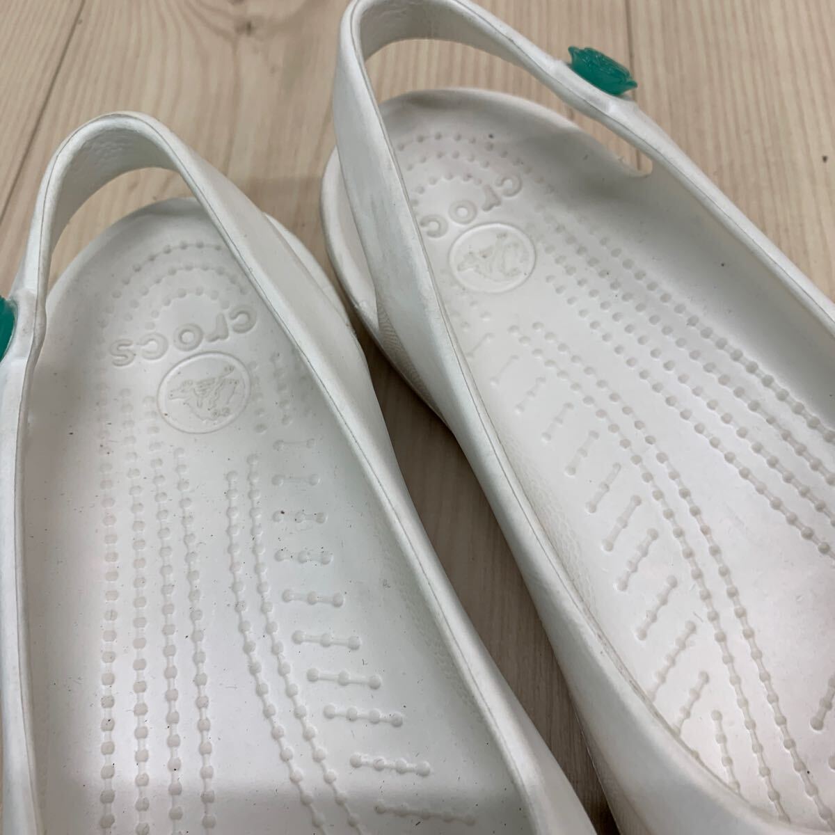 Yahoo!オークション - K104 3P-250422-38 crocs クロックス jayna ジャ...